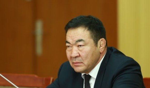 Б Бат Эрдэнэ Гишүүд хуулийн байгууллагад ажиллах бололцоог нь олгож шалгуулах хэрэгтэй